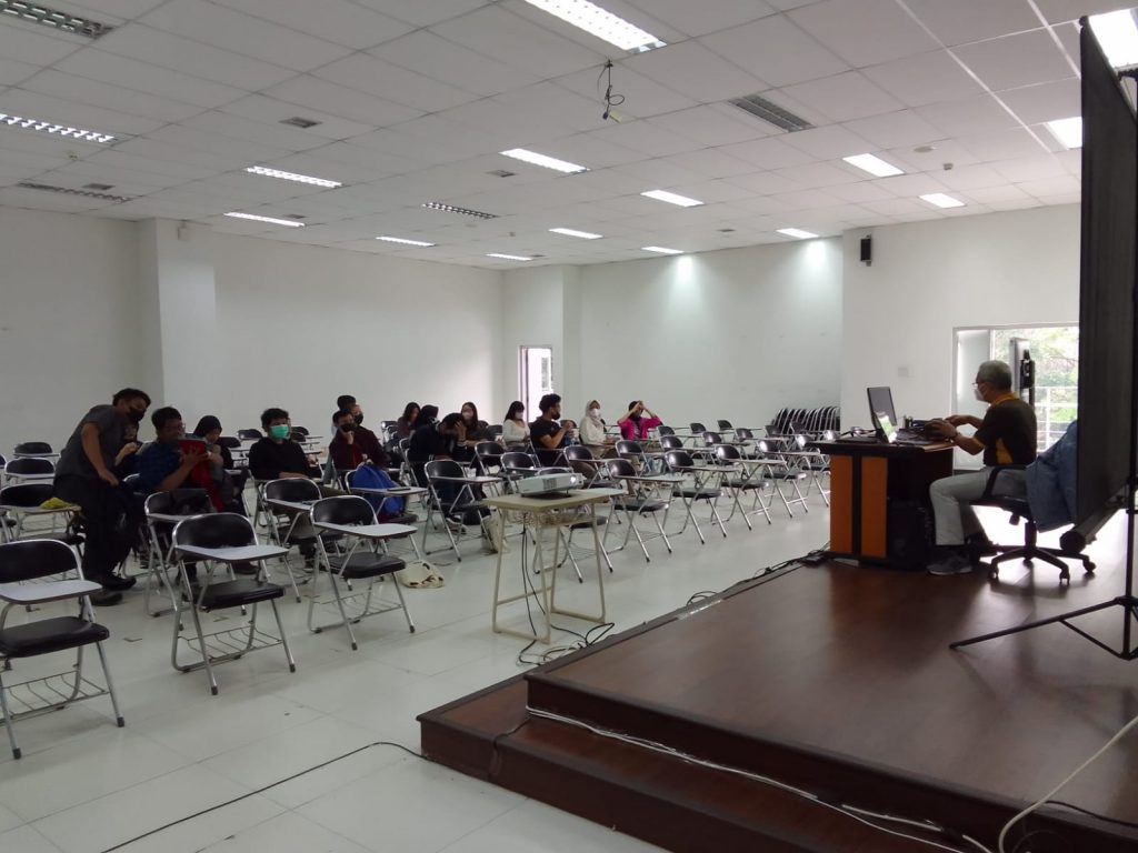 Kelas Hybrid Gedung K2.9654