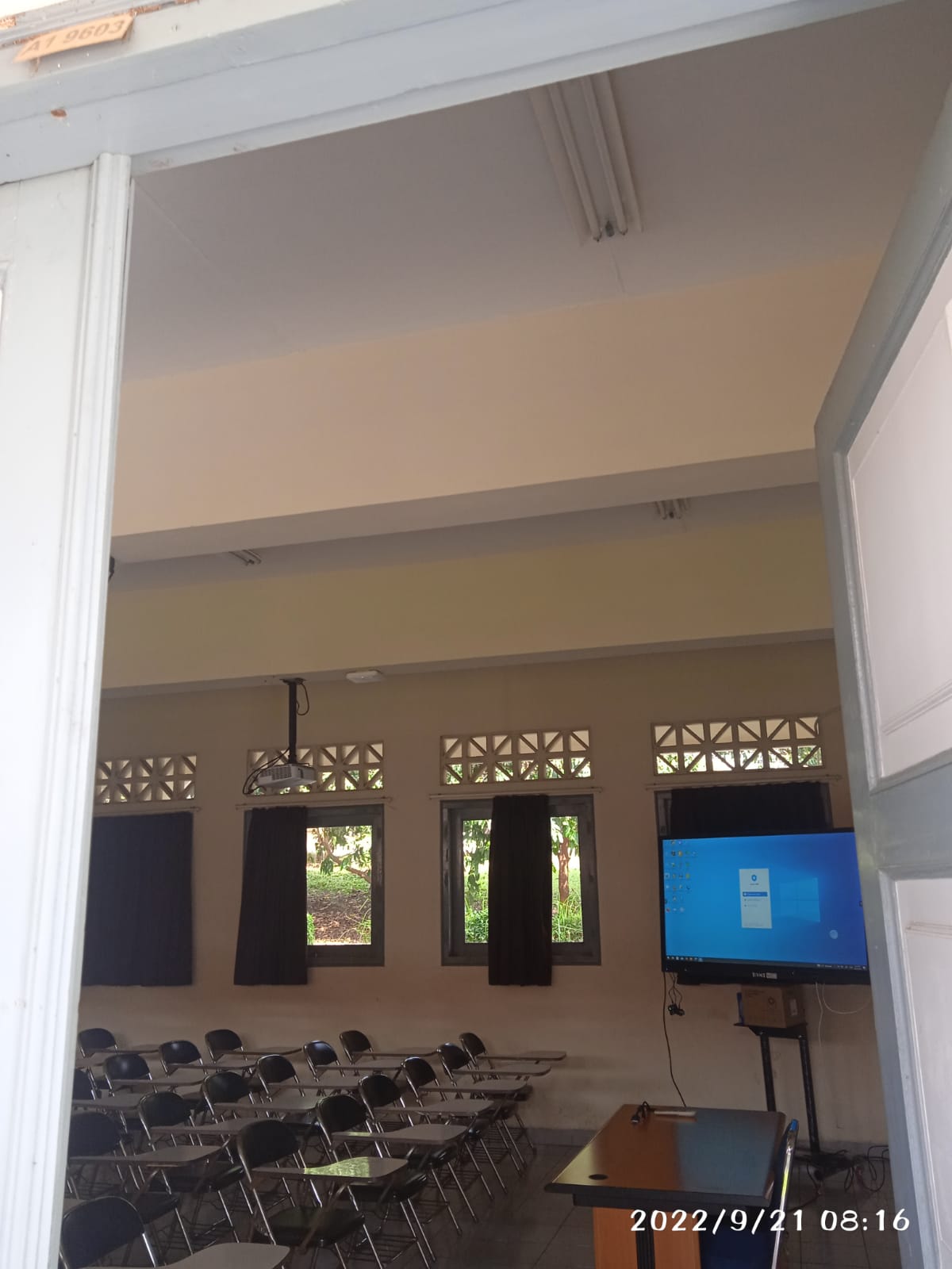 Kelas Hybrid gedung A1.8 9603