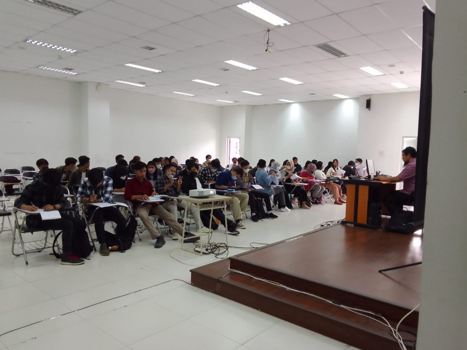 Kelas Hybrid Gedung GKU 2 K2.9654