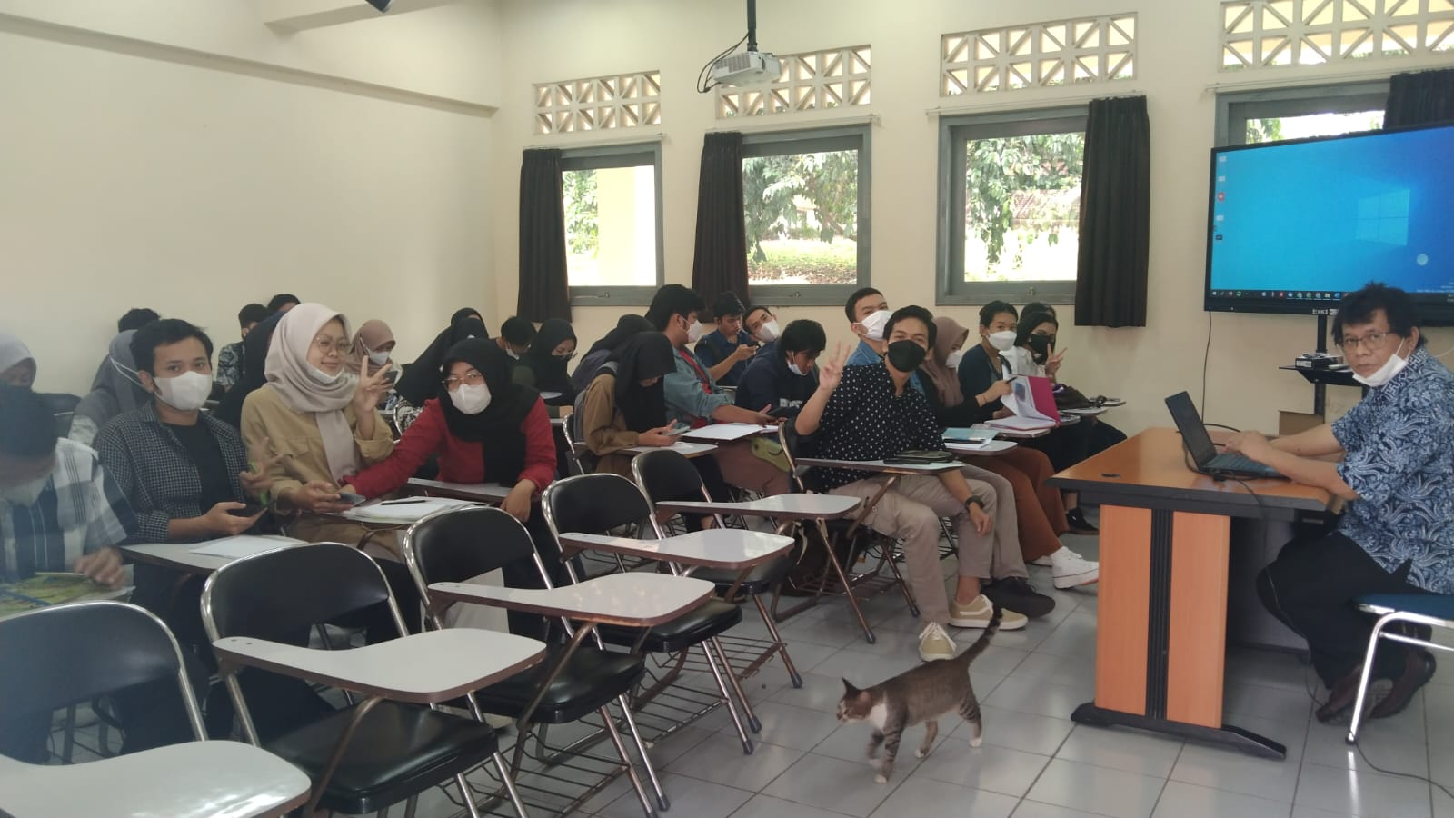 Kelas Hybrid gedung A1.9603