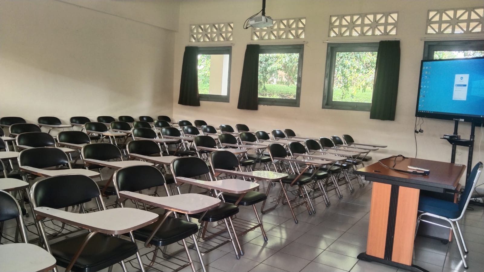 Kelas Hybrid gedung A1.9603