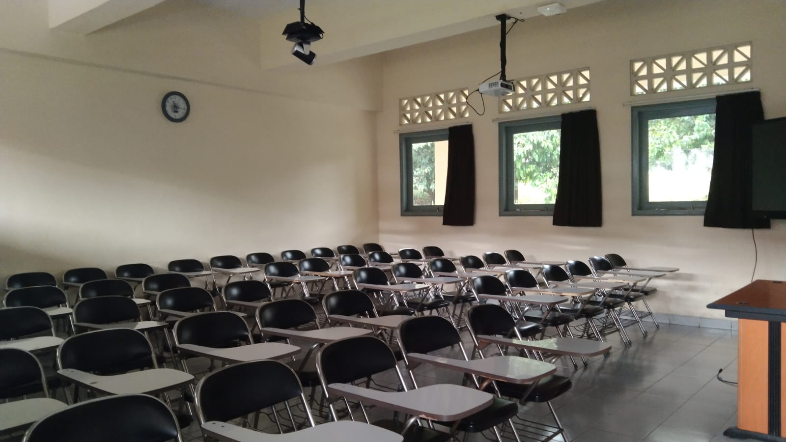 Kelas Hybrid gedung A1.9603