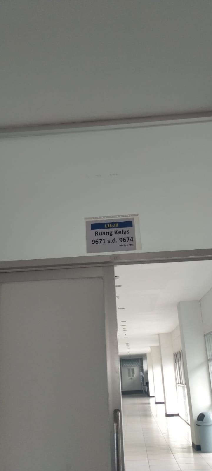 Gedung labtek 1B L1b.III.9671