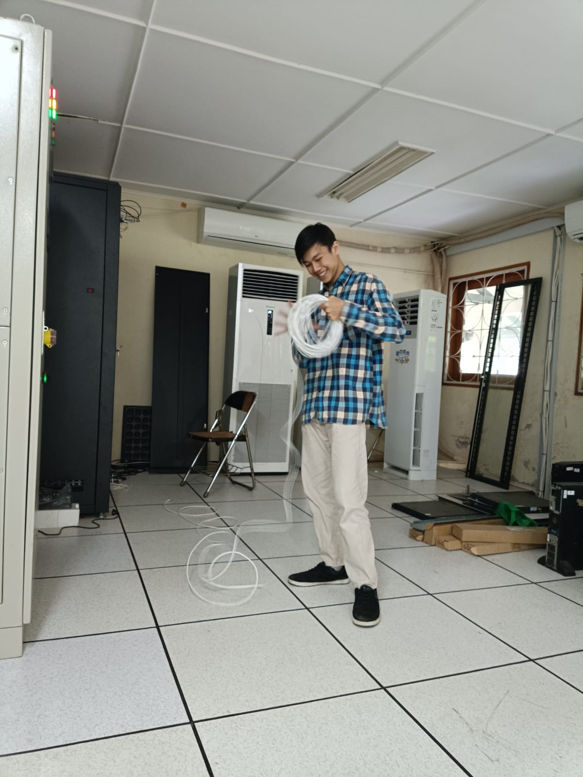 Pembuatan kabel LAN buat Labkom Gedung Utama Lt.3