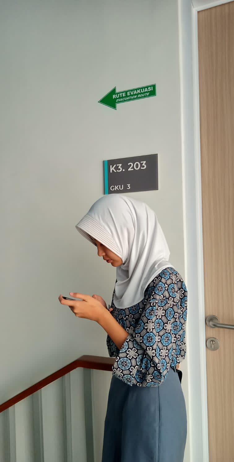 Nama Sindi, Asal Sekolah SMK YBM Tanjungsari, pengecekan access point di GKU 3 Lantai 2 Ruang K3 ...